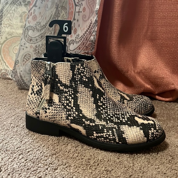 Shoes | Snake Skin Shoe | Poshmark